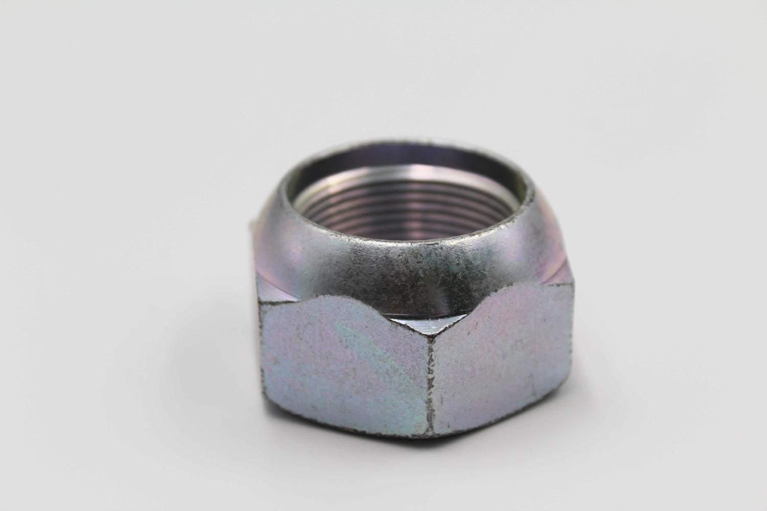 TUERCA ROSCA DERECHA RUEDA TRASERA